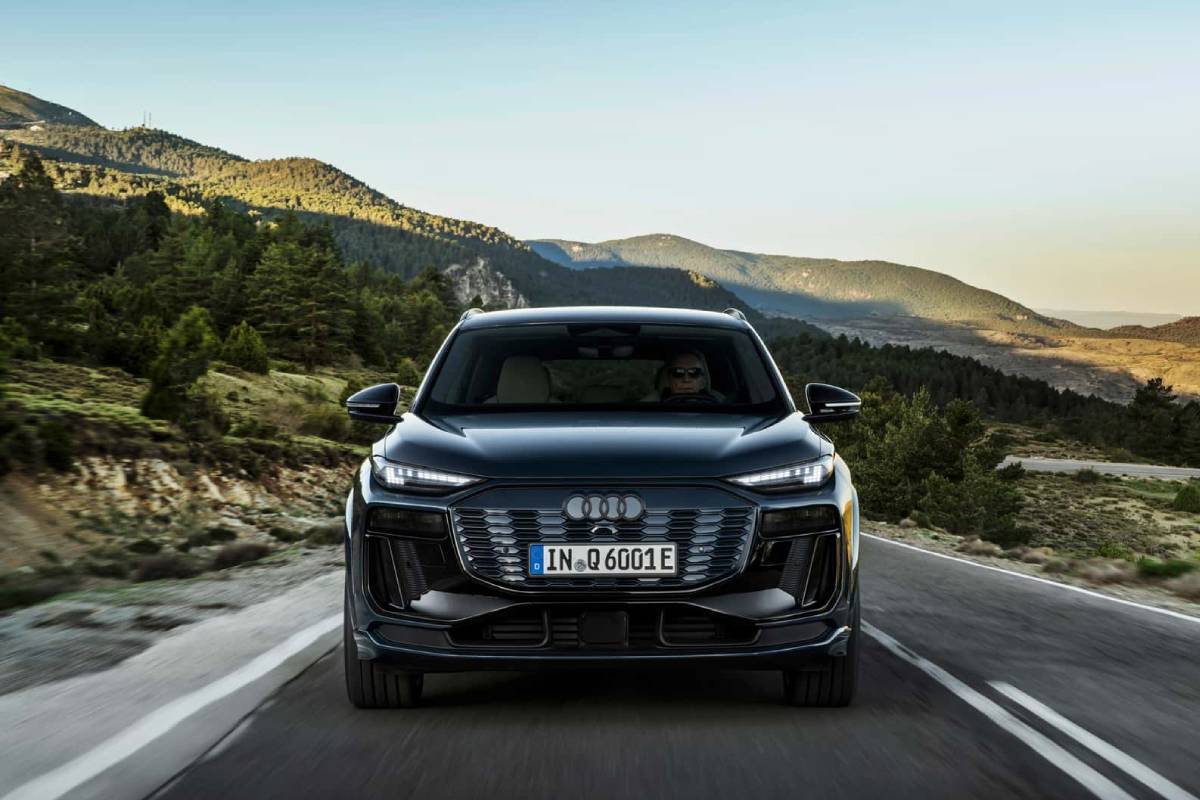 StriveME - 5 حواسيب ذكية داخلها.. ماذا فعلت أودي في كيو 6 اي ترون الجديدة